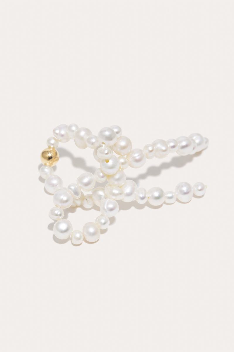 Loop‐the‐Loop - Pearl and Gold Vermeil Ring | Completedworks